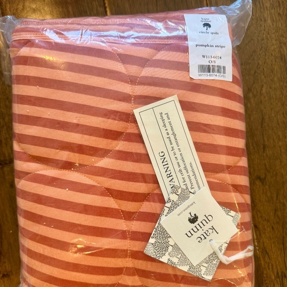 kate quinn | Bedding | Rare Kate Quinn Circle Quilt In Pumpkin Stripe ...